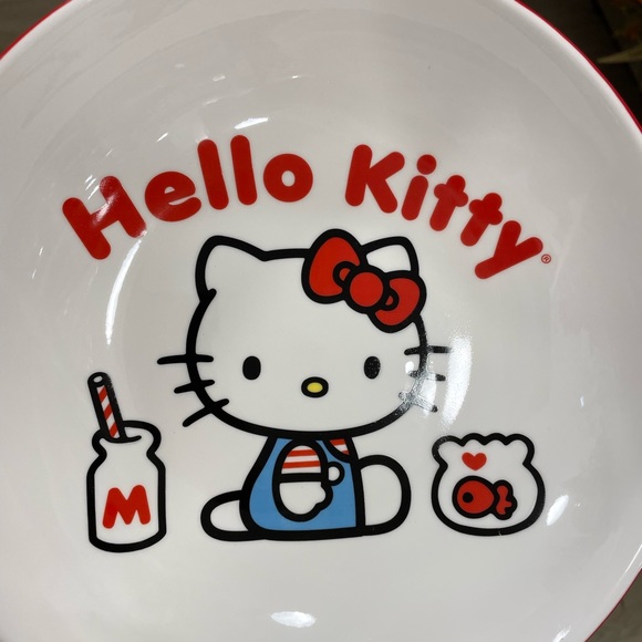 Hello Kitty | Dining | New Hello Kitty Pastaserving Bowl | Poshmark